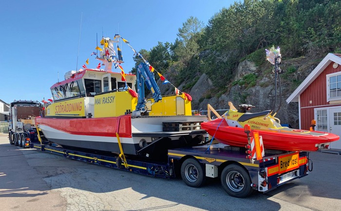 Rassy family donates newly developed rescue boat to the Swedish Sea ...